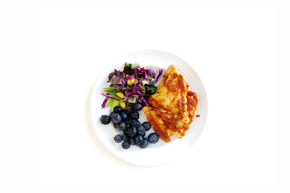 Easy Feeding Guide What Two Year Olds Eat Kids Eat In Color