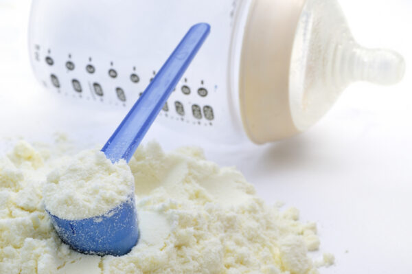 How to Choose the Best Baby Formula - Kids Eat in Color